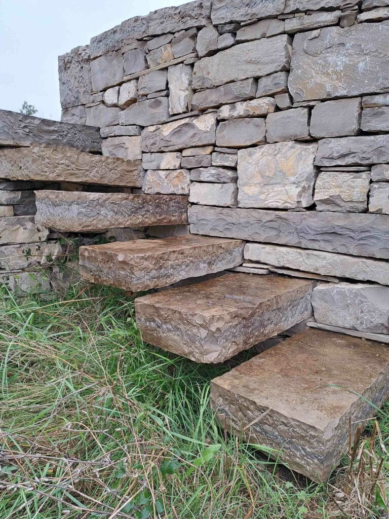 Marche et Escalier en Pierre Naturelle | Carrières de Montdardier